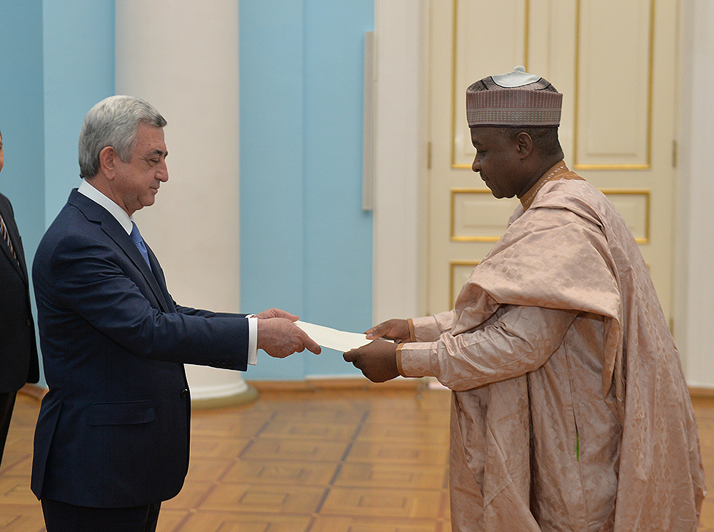 Newly appointed Nigeria Ambassador hands credentials to RA President ...