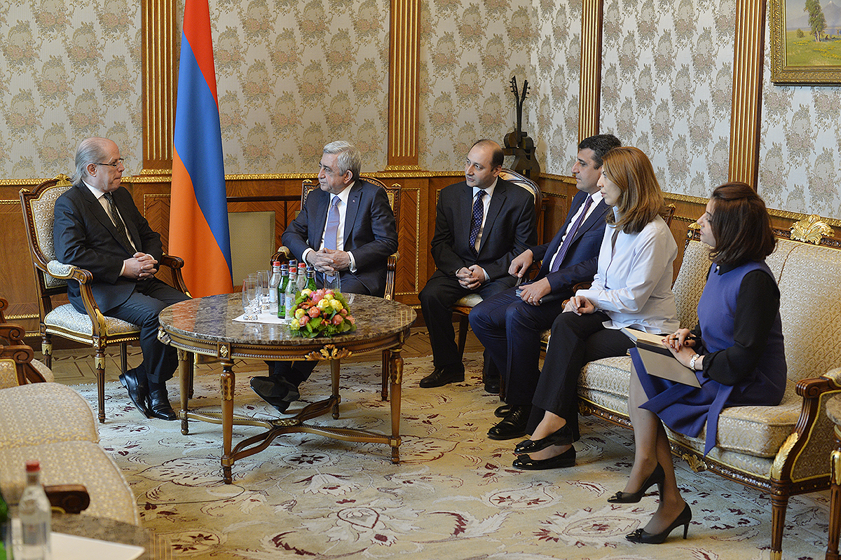 President meets with outgoing Italian Ambassador - Press releases ...