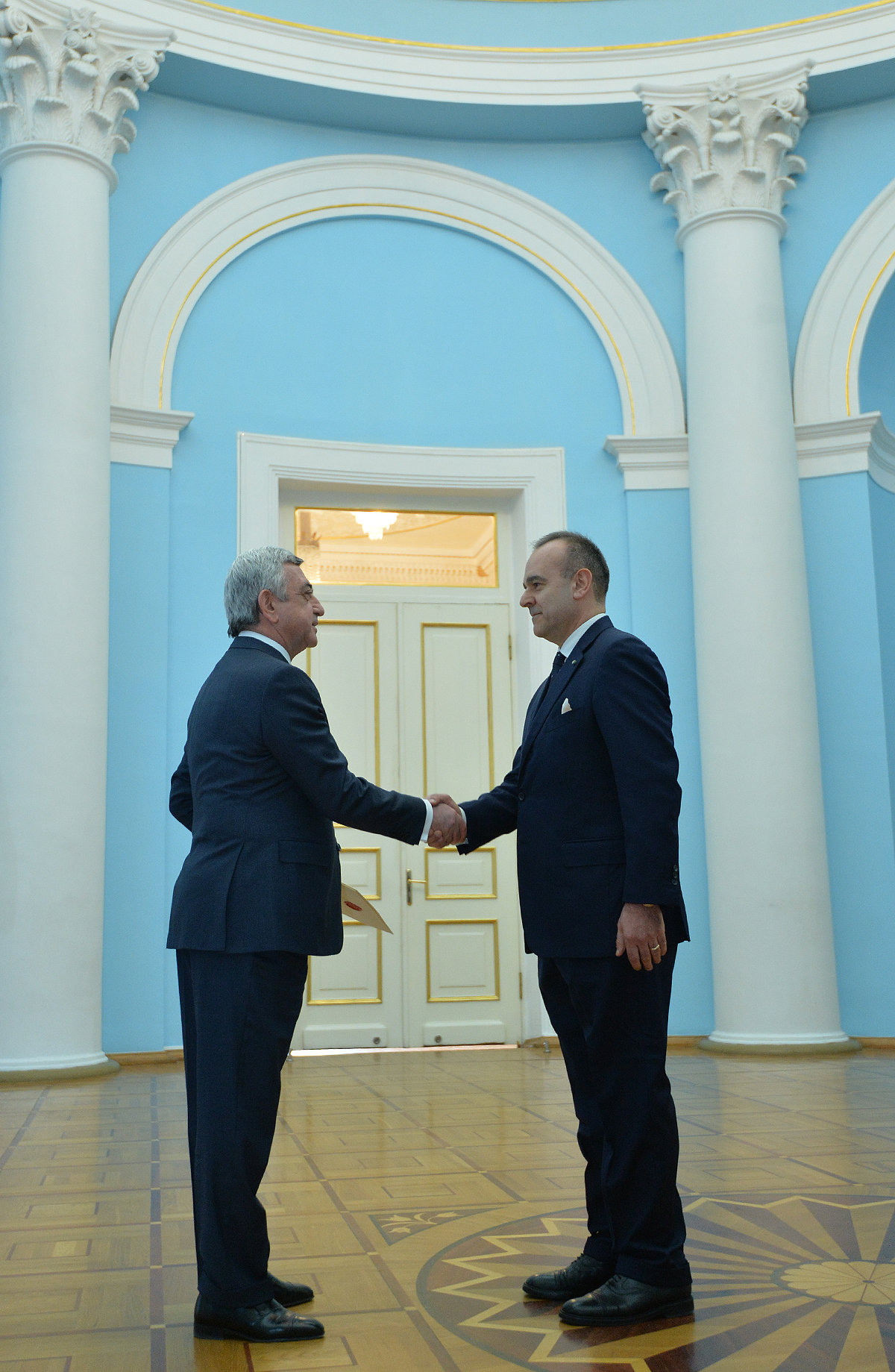 Newly appointed Italian Ambassador hands credentials to President of ...